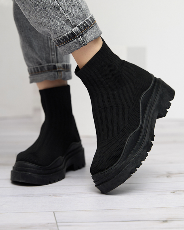 Botine de damă negre Yorika cu toc plat - Încălțăminte - negru | royal-fashion.ro - cizme la modă